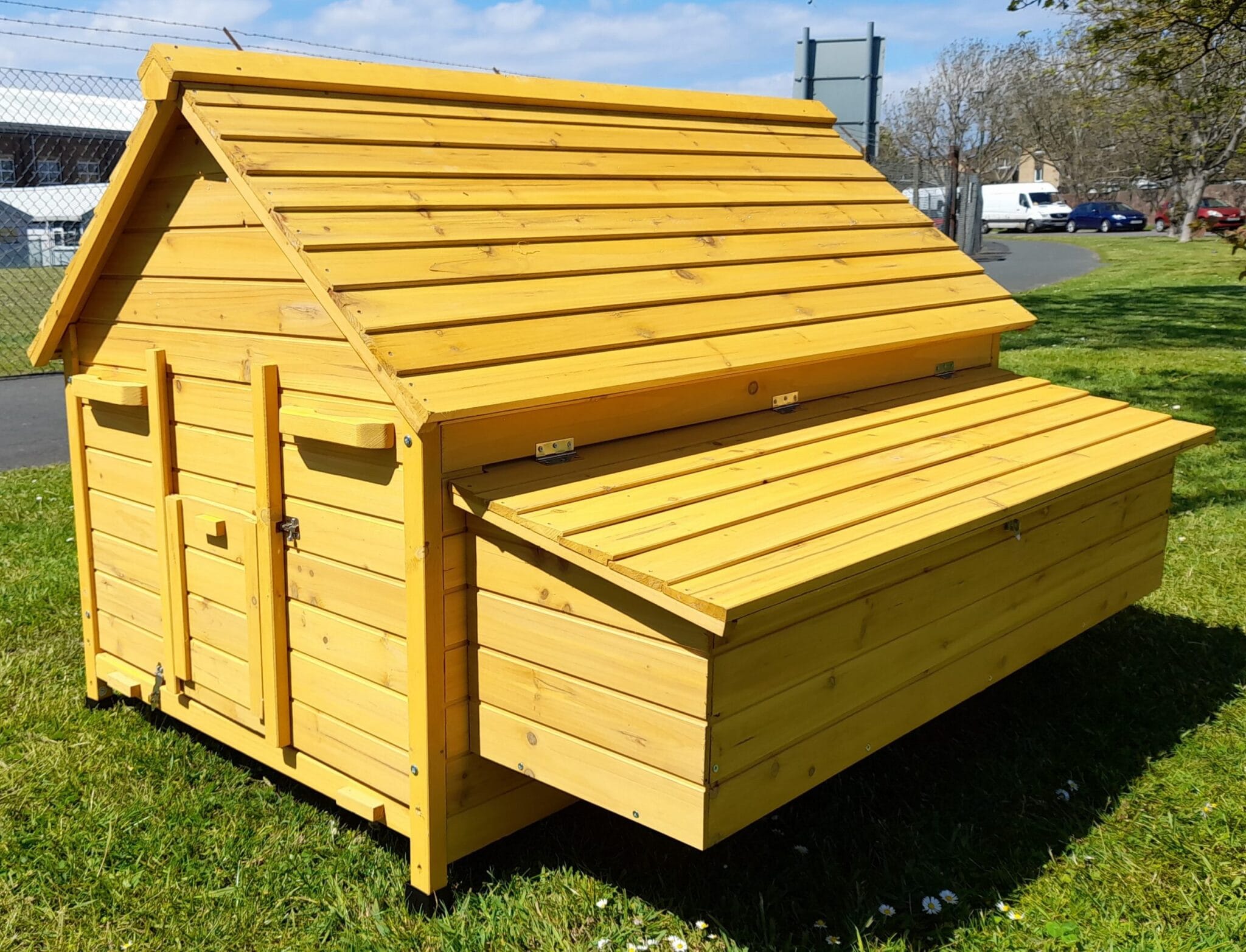 XL Skylight Cottage Chicken Coop - Home Garden And Pets
